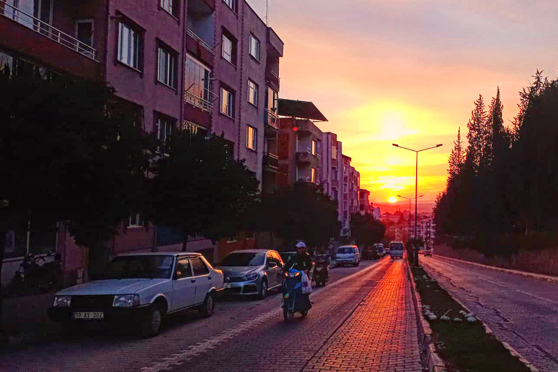 Bulvarda Gün Batarken